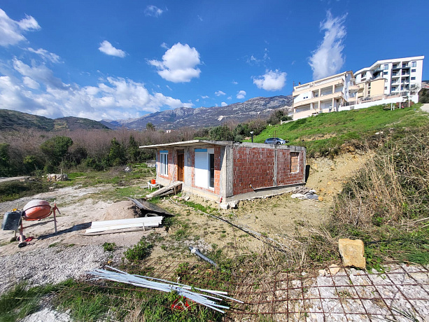 House of 80 square meters with a plot of 905m2 and beautiful panoramic ...